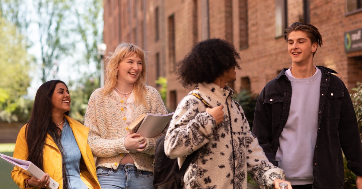 Tips on making friends at university | Making Friends At Uni