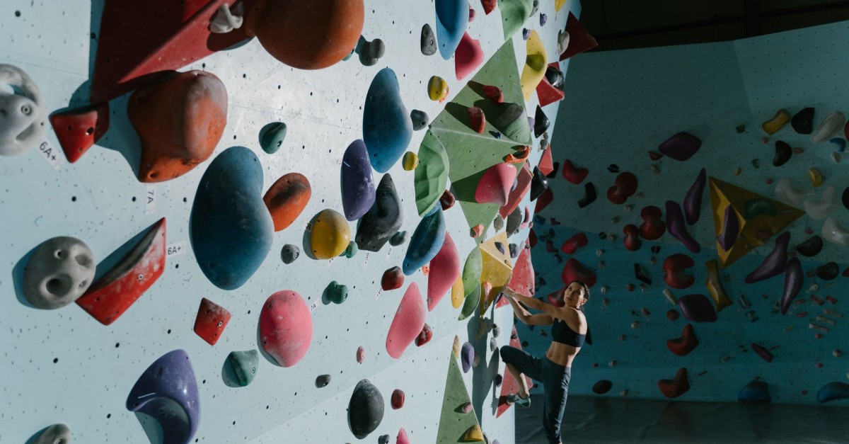 Welcome Week - Rock Climbing - Campus Living Villages